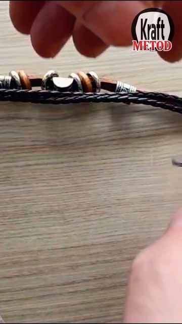 Кожаный браслет на руку KRAFT METOD shorts