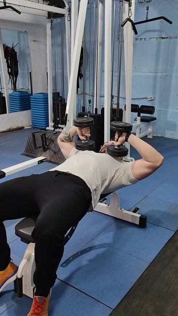 Разгибания рук лежа локти на ружу