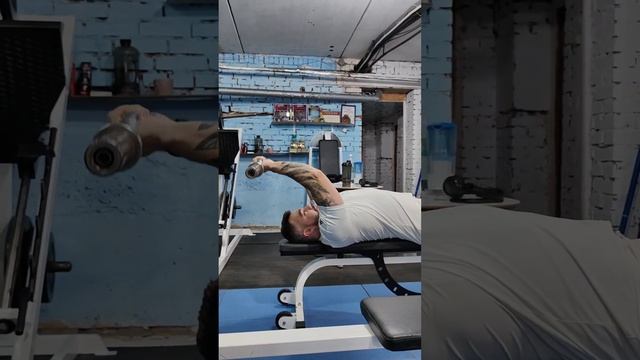 Французский жим со штангой