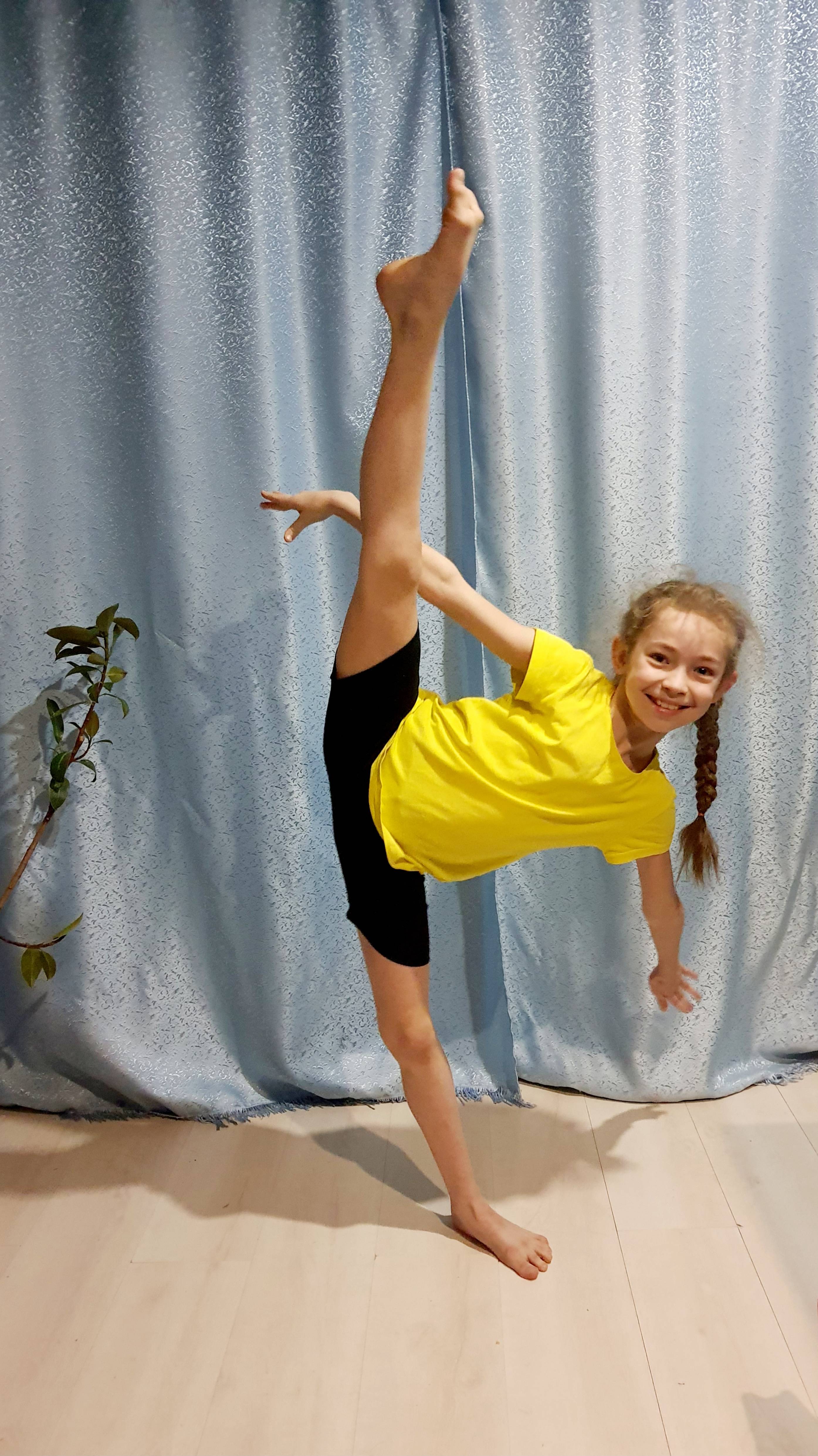 Художественная гимнастика. Тренировки дома. Волны