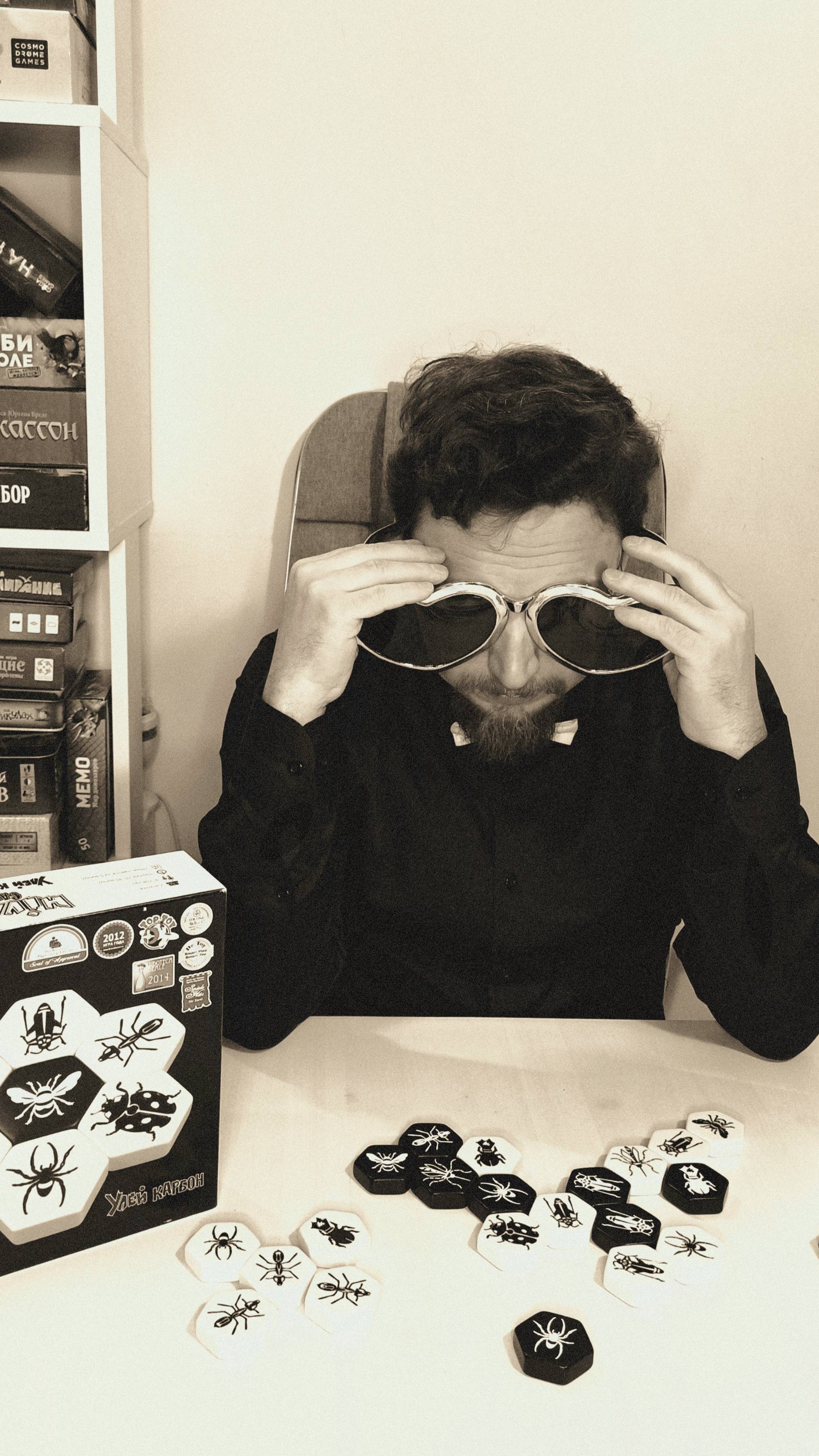 Игра "Улей", ч.1. День третий! #short #boardgames  #Baltazavr #games #Улей #hive #насекомые