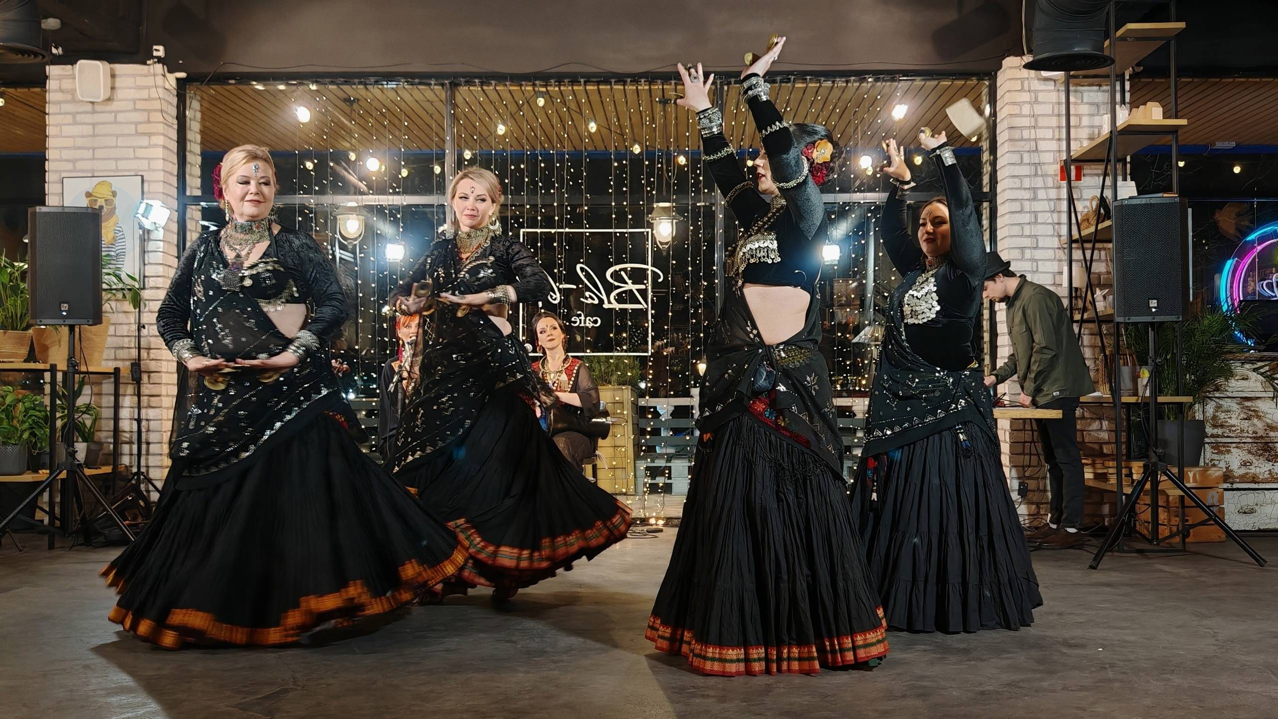 Yallah! и De Luna Tribe - Ajde Jano - ATS