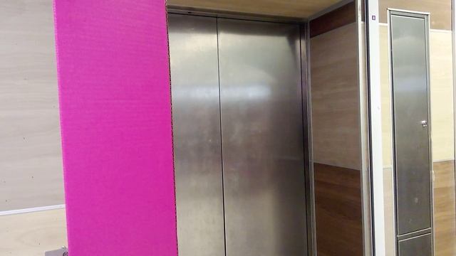 Лифт ThyssenKrupp 2012 года ТЦ Карусель (г.Чехов)