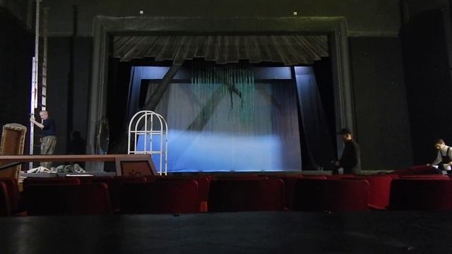 Монтируем спектакли "Гроза" - "Не всё коту масленица"