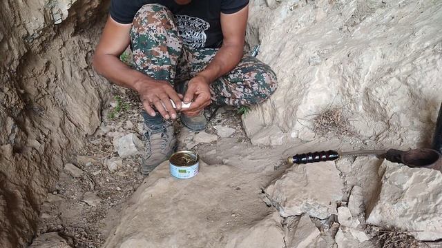 1 день в лагере в горах. Выживание под скалами. Приготовление пищи и походы в горы.