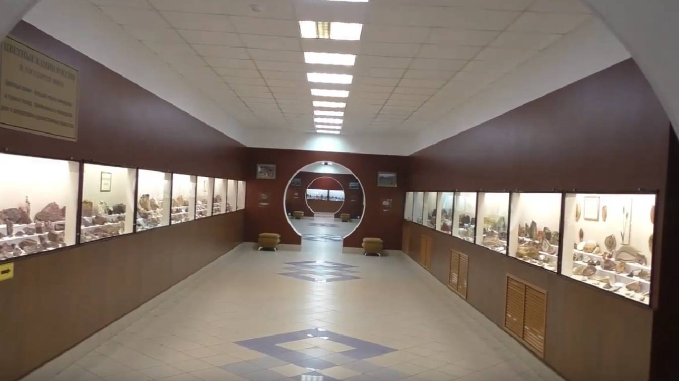 Музей цветного камня. Мончегорск. Воспоминание.  11.02.25.