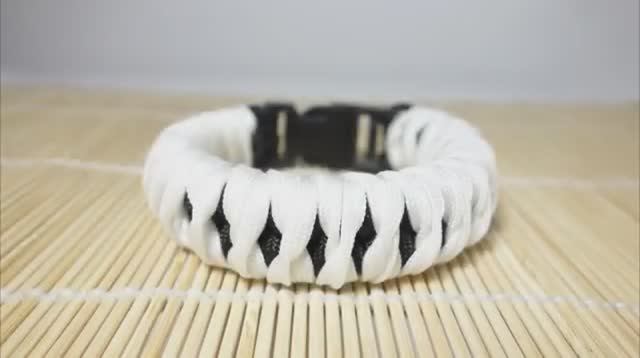 How to Make a Katana Wrap Paracord Bracelet Tutorial Michonne from the Walking Dead_270p_360p