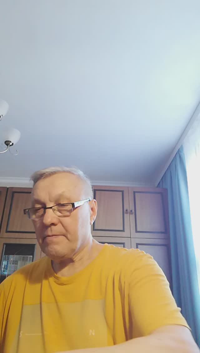 Песня. У берез и сосен. Авторы Ю Антонов и И шаферан.