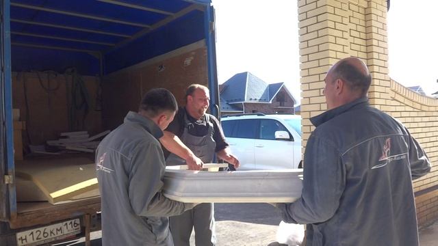 Мраморный портал выгрузка и занос на место монтажа