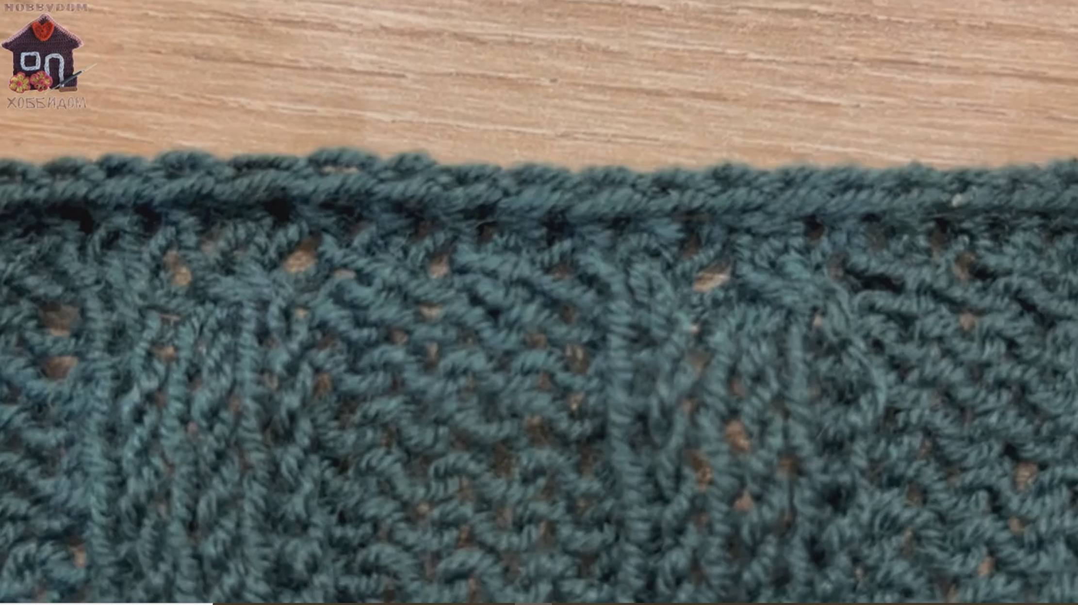 Как  я петли для плечевого шва закрывала - в этом видео я показала.