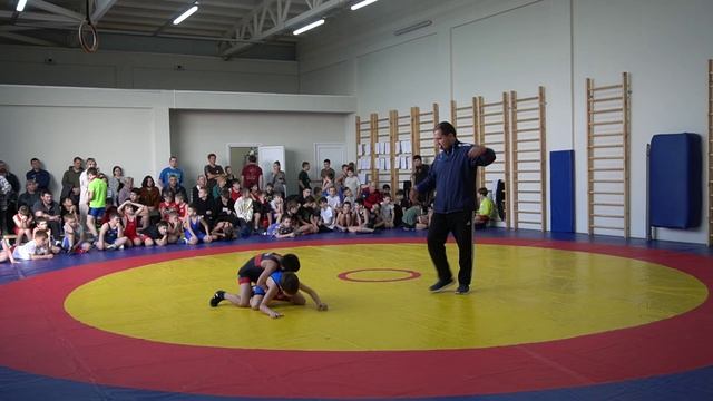 Невероятный поединок Новокубанских борцов!