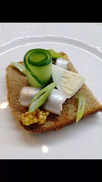 Бутерброды "Москва слезам не верит"