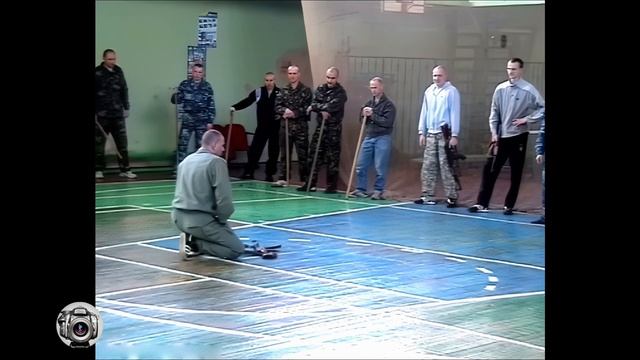 Аркадий Алексеевич Кадочников объясняет принципы перемещения с автоматом