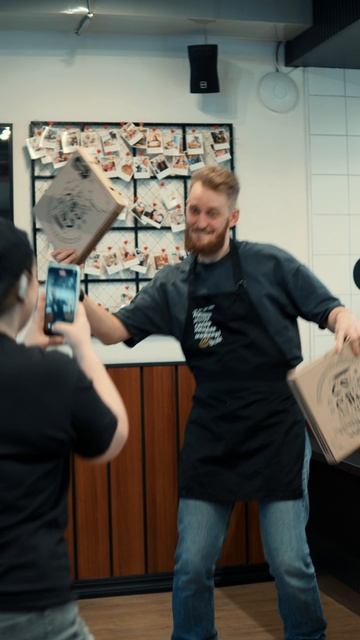 А где шеф ? Он с SMM щиком !