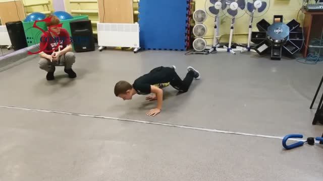 Обучающее видео «Разучивание элементов брейкинга»