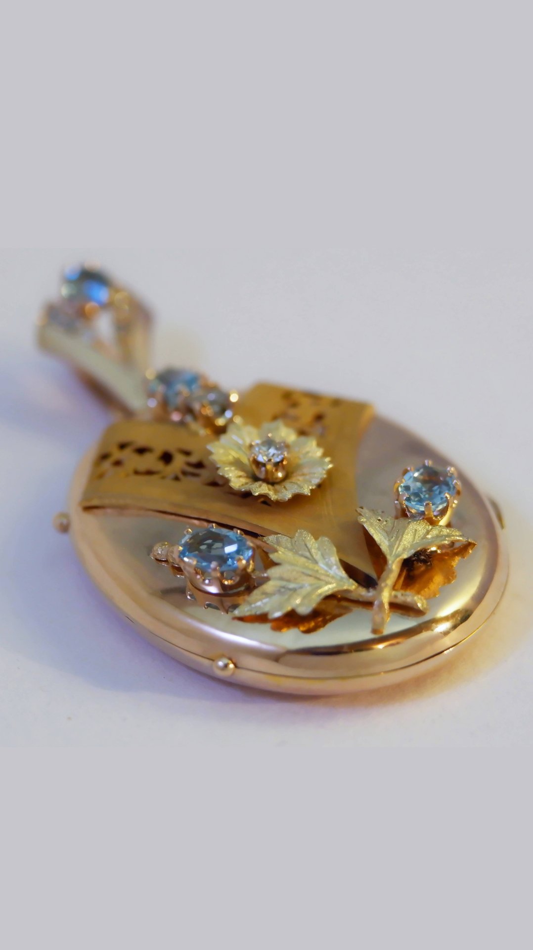 Вдохнул жизнь в дореволюционный медальон!