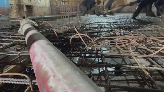 Реконструкция здания Армирование и заливка плиты пола, колонны 18 арматура