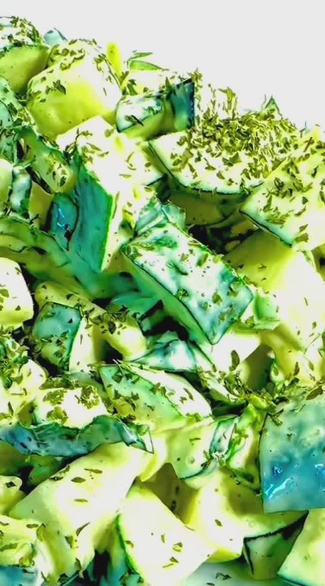 Салат из кабачка, сыра и зелени- очень яркий вкус!