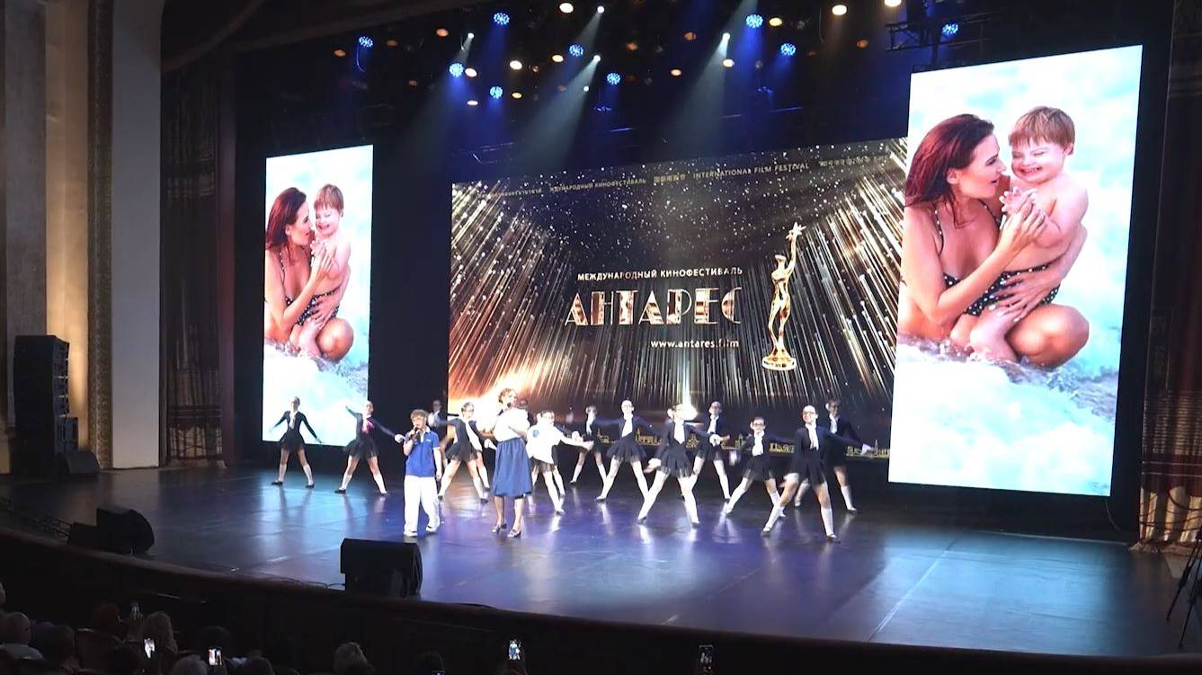 Эвелина_Блёданс и Семён. Песня "Осьминог"