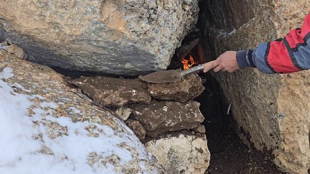Экстремальный зимний поход в снежную бурю, попытка пережить холодную ночь в диких горах