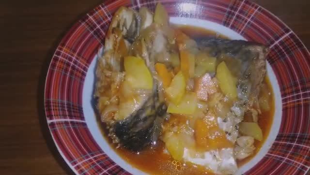 Караси тушёные с овощами!Улов мужа!