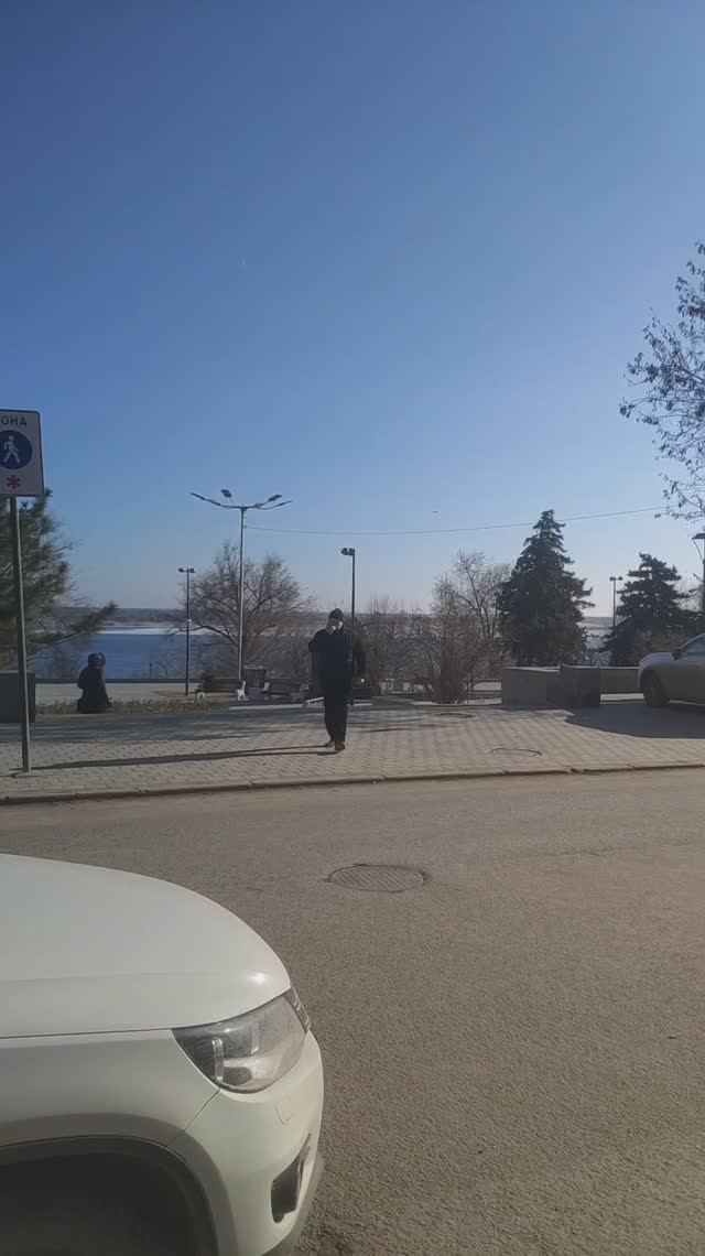 Однокомнатная квартира на пересечении Гагарина, 2 и Центральной Набережной Волгограда