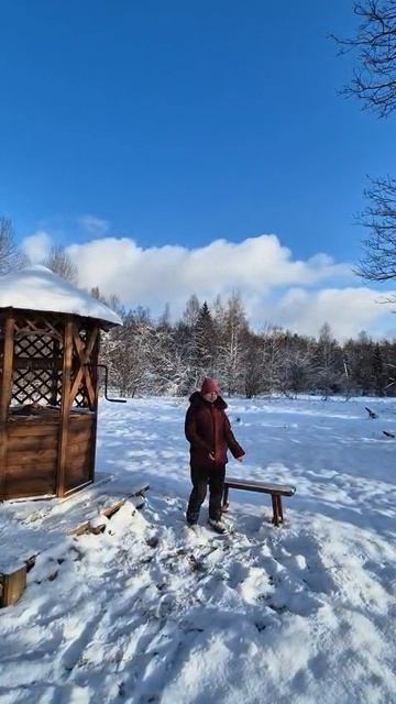 О колодезном домике в деревне Детково и о том, почему там нужна скамеечка