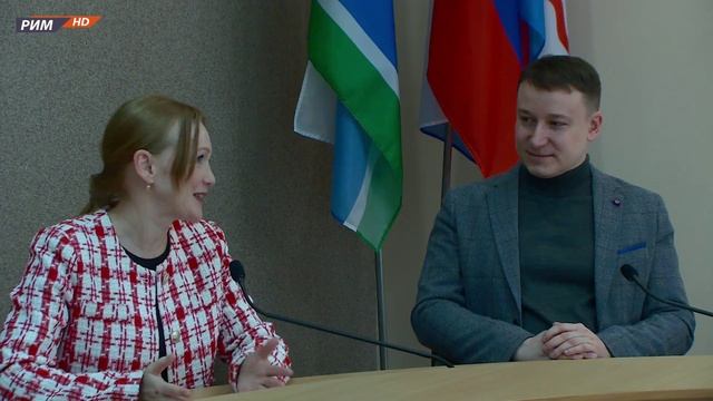 В прямом эфире администрации города - директор централизованной библиотечной системы Евгений Тепикин