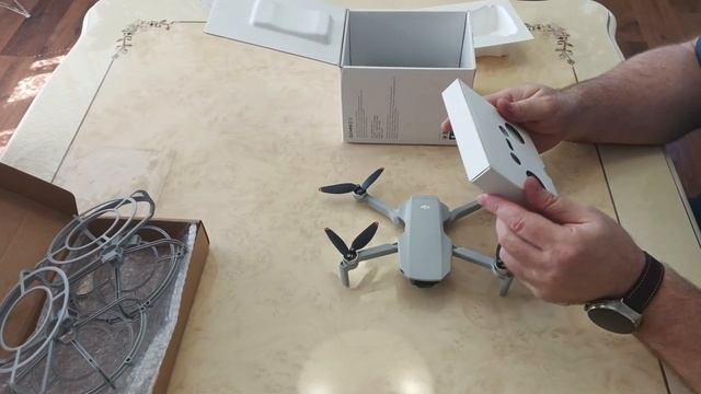 Распаковка дрона DJI mini 2 se и защиты для пропеллеров #дрон #DJI #квадрокоптер #dronpdl @dronPDL