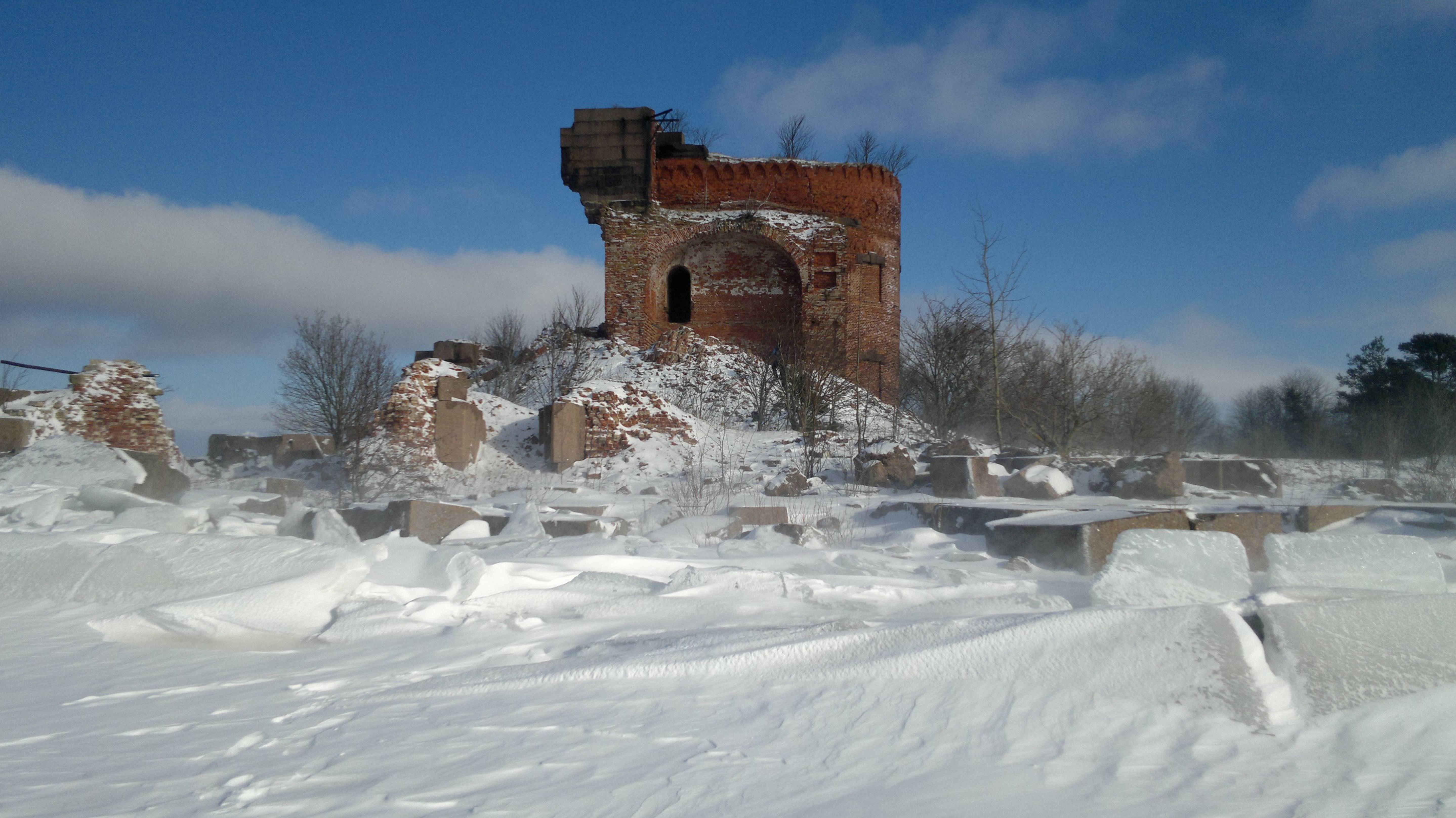 По южным фортам кронштадтской крепости