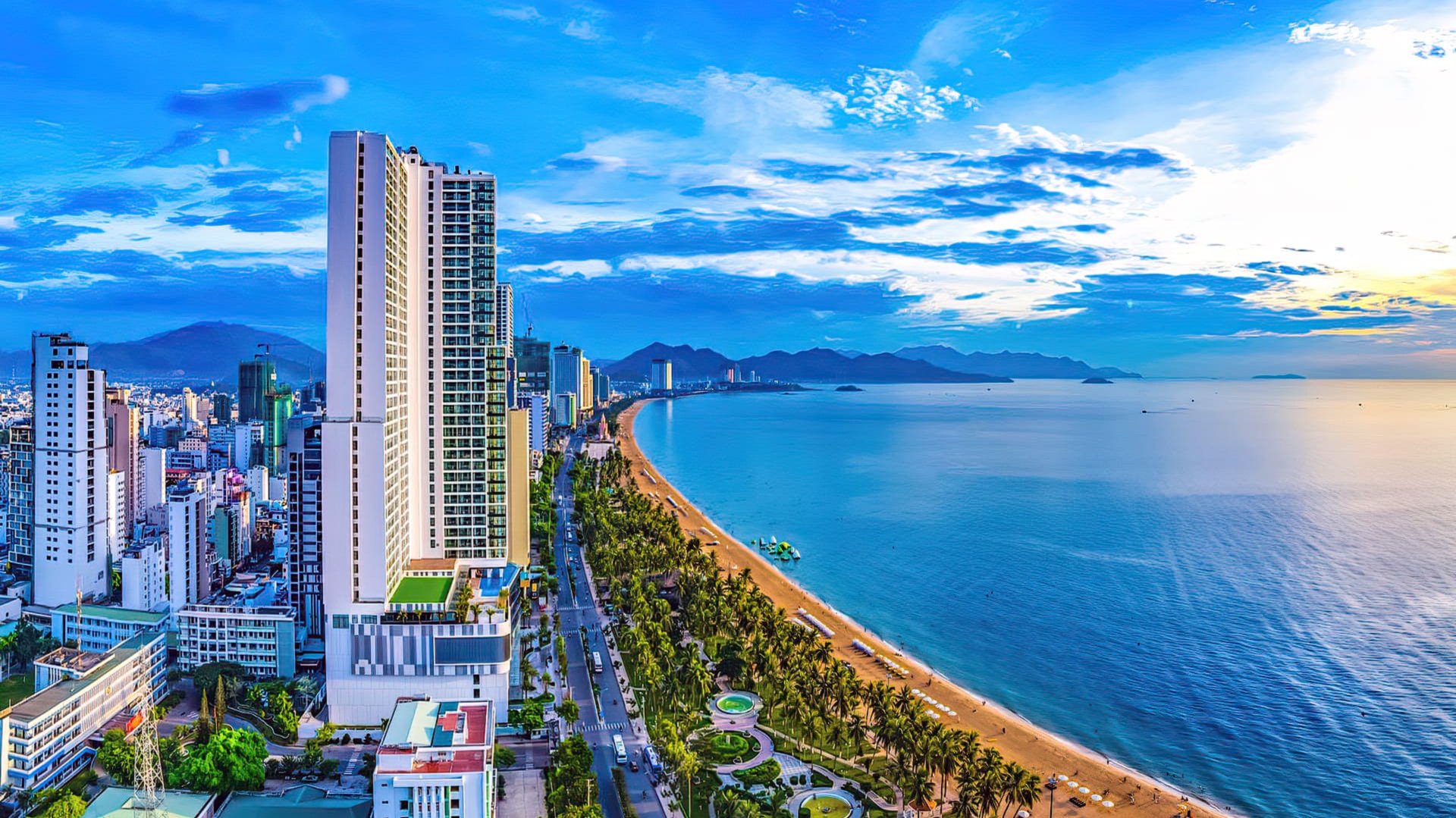 Завтрак и море отель Maris Нячанг Вьетнам