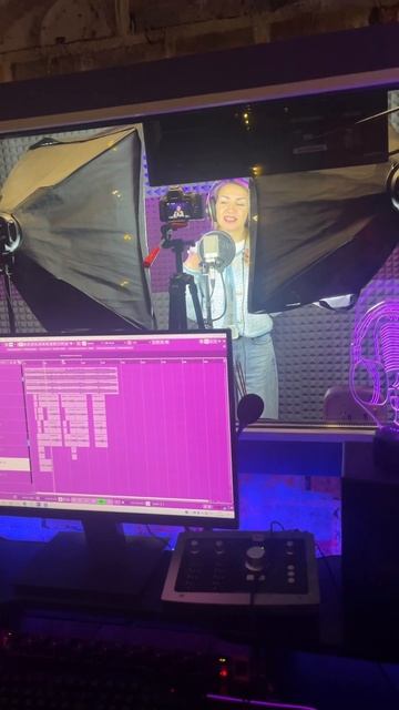 Запись песни в подарок и съемка клипа в студии звукозаписи ▶ FAML STUDIO