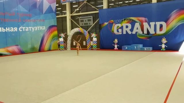 Лиза и обруч