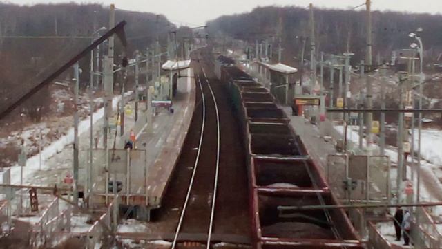 Электропоезд ЭП2Д 0250 ЦППК и Электровоз ВЛ243 0986 с грузовым составом платформа Чепелёво