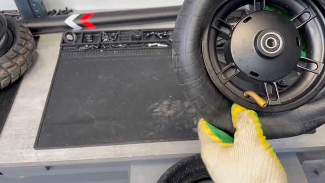 Midway Tank Pro шиномонтаж, замена камеры и покрышки на переднем колесе