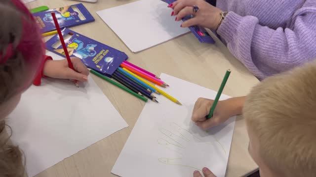 Международный фестиваль «Мир рисуют счастье».