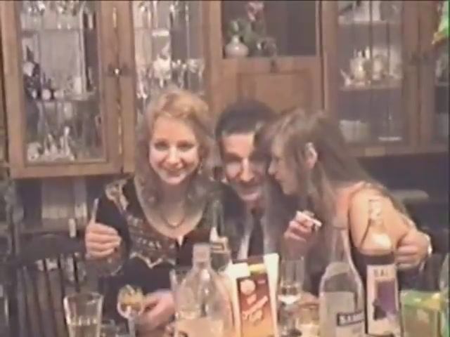 Новый 1996 Год в весёлой компании друзей.