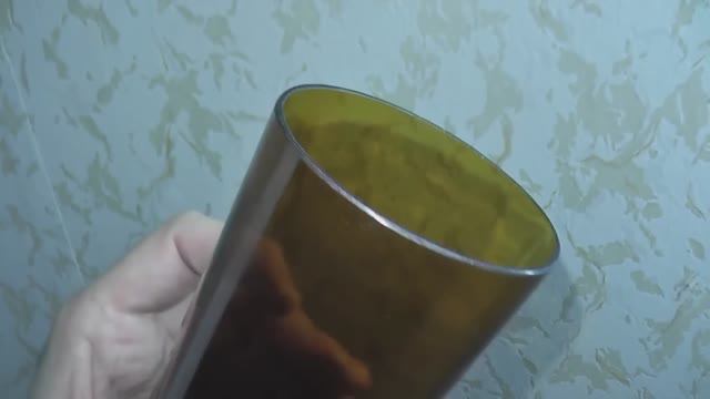Как разрезать стеклянную бутылку пополам, способы сделать стакан из бутылки или расколоть ровно.