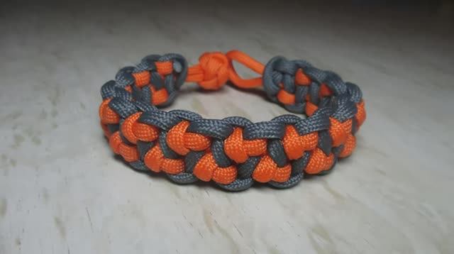Браслет «Ночная Кобра» из паракорда (Night Crawler)(360P)
