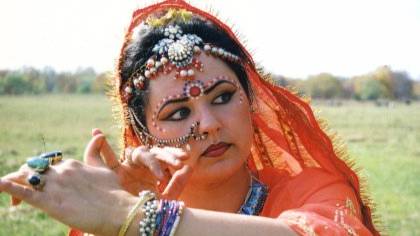 ЦЫГАНСКИЙ АНСАМБЛЬ  " ТЭРНЭ РОМА " ПЕРЕДАЧА НА ТВ ! ЦЫГАНСКИЙ  И ИНДИЙСКИЙ  ТАНЕЦЫ 1994 г