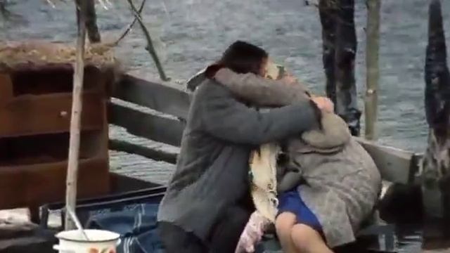 ПОД ОКНОМ ЧЕРЕМУХА КОЛЫШЕТСЯ. ( А.Михайлов,Т.Повалий), видеоклип