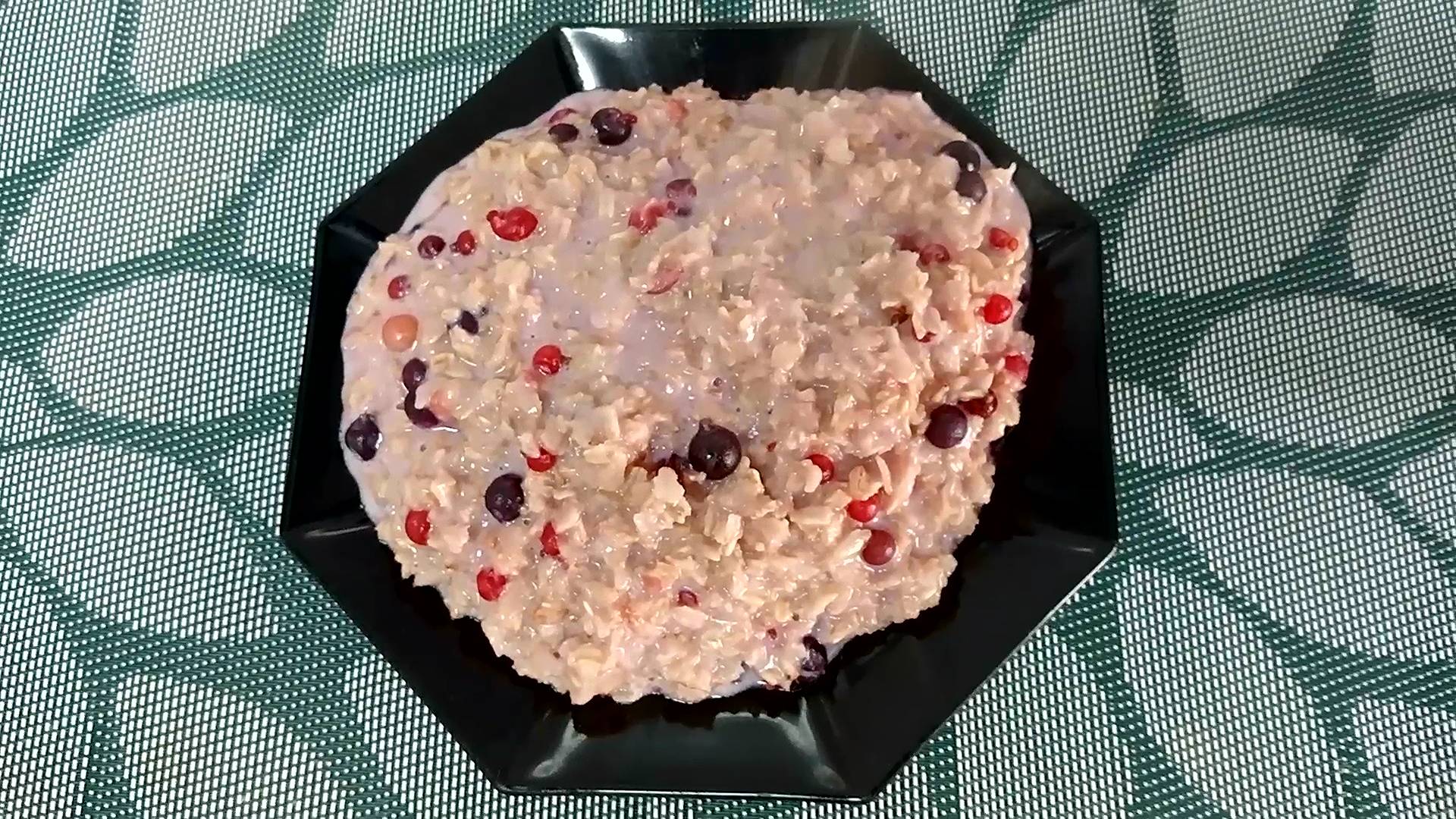 Вкусный завтак из овсянки с фруктами. Классический рецепт.