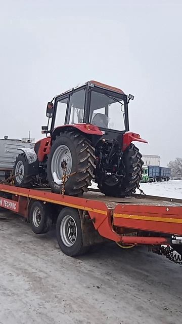 Загрузили трактора МТЗ 952.3 доставка в Агросалон, г. Волгоград, Boston Logistic