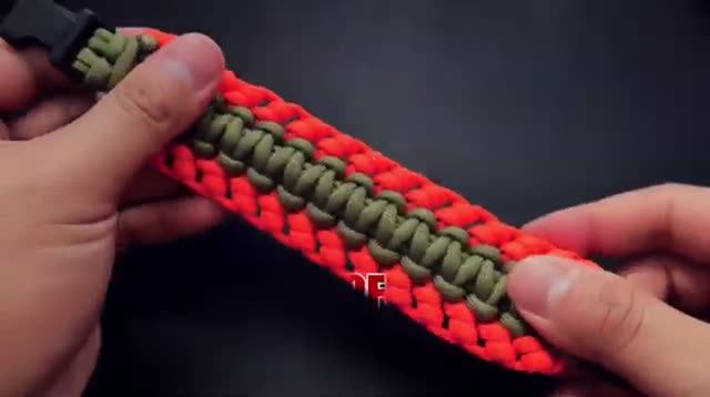 How To Make the Cobra Knuckle Paracord Bracelet Tutorial(360P)
