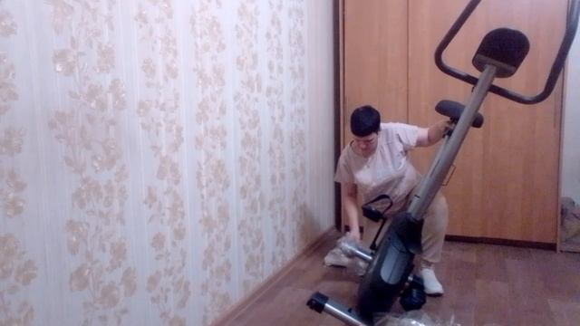 (47) Подарок себе на юбилей. Распаковка велотренажёра.mp4