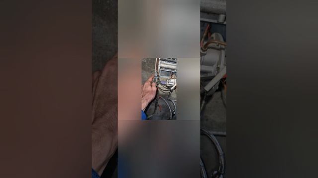 КОЛОНКА НЕ выключается