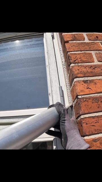 Затирка наружных откосов окна, герметик