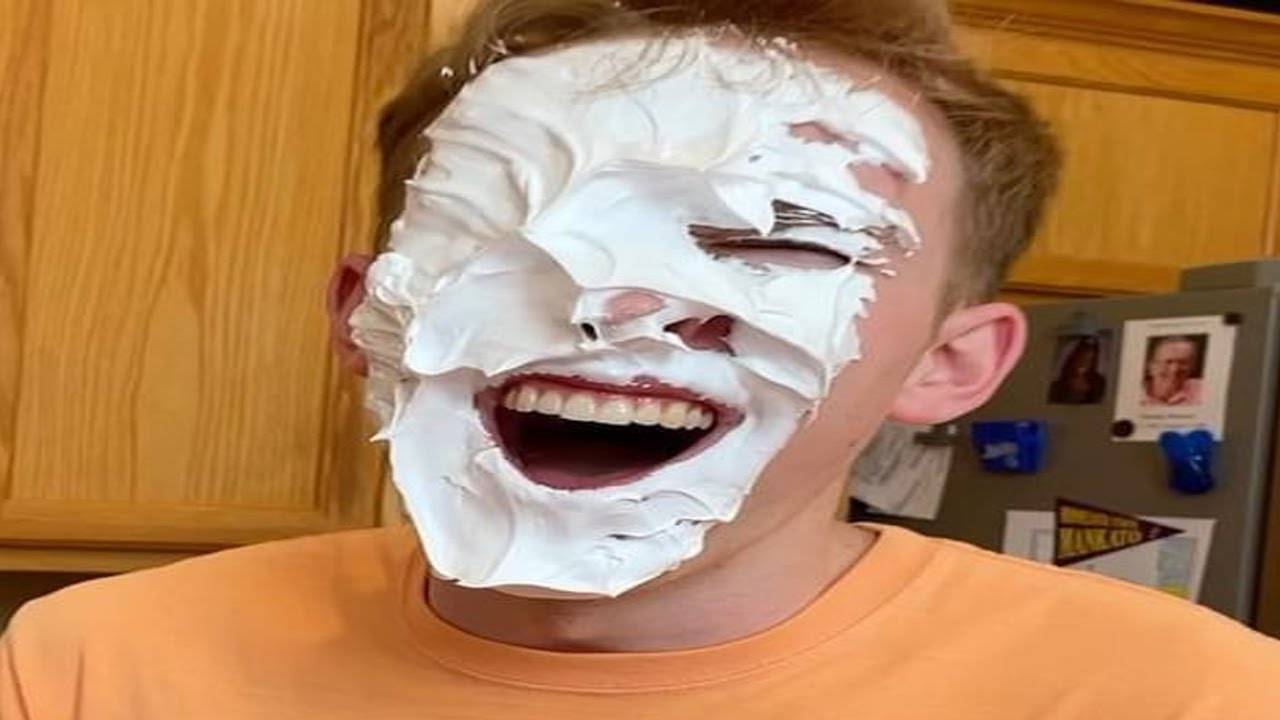 Ultimate STUPIDITY Memes Compilation (memes from hole)