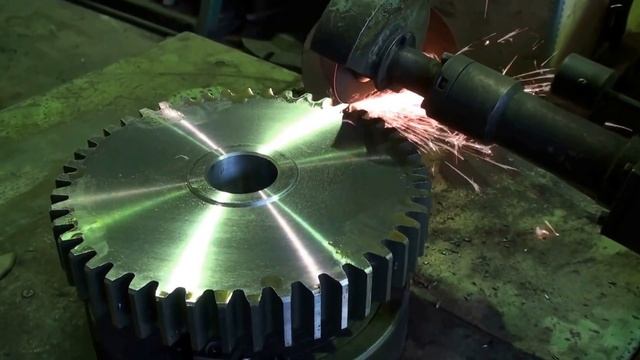 Долбление внутренних шлицов.