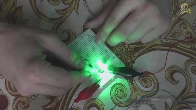 Для чего нужна макетная плата. Обзор макетки с Aliexpress. Очень удобная вещь для радиоэлектроники!